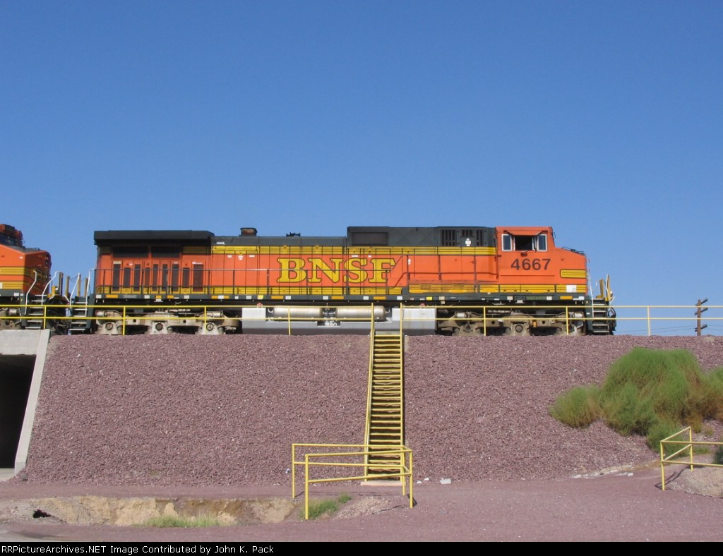 BNSF 4667